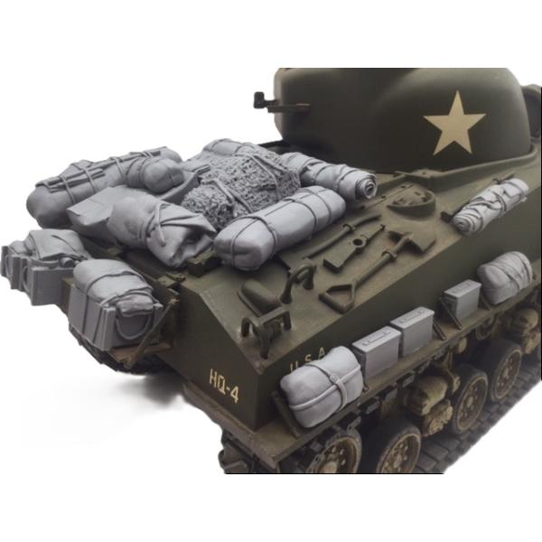 VG 1/16 アメリカ軍戦車用 レジン製 ハイグレード 車載アクセサリーセット 16-UTB-05つぶれたダンボール箱、テント、毛布、木箱、弾薬箱、カモフラネットなどのセットM4 シャーマン M26 パーシング ディテールアップパーツ 未塗装品