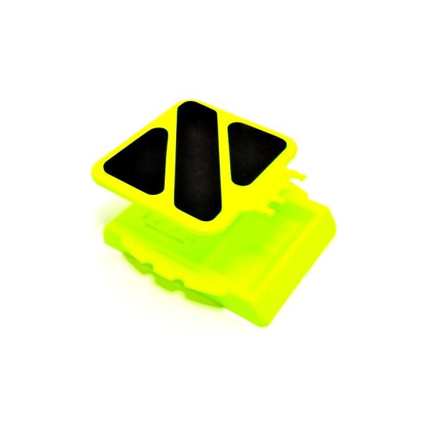 1/8-1/10サイズで使用するメンテナンススタンドです！回転式となっているのでタイヤの取り外しにも便利で作業もはかどります。コンパクトに収納できる組立てタイプで主に1/10サイズに対応しているダンパースタンドも付属しています。