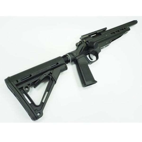 東京マルイ VSR-ONEにスタンダード電動AR、M4用のバッファーチューブを装着できるようにするアダプターです。様々なバッファーチューブやスライドストックが使用可能になります。純正のフォールディング機構はオミットされますが、ナイロン製アダ...