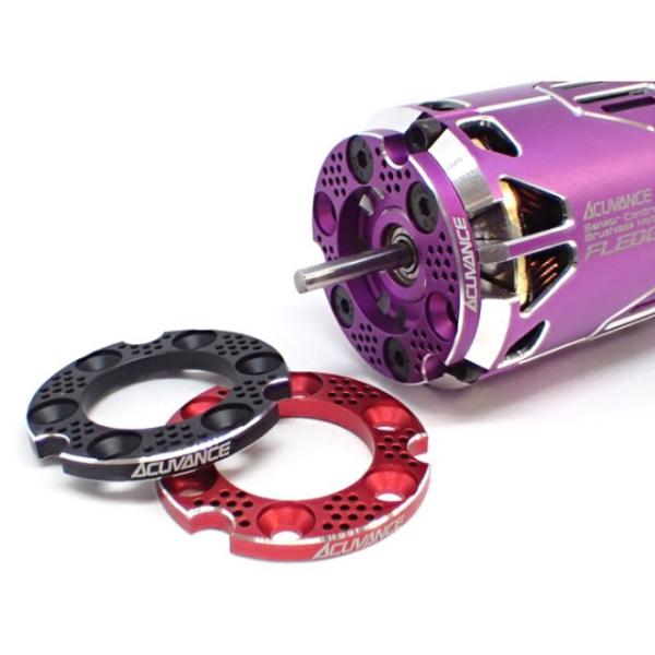 ブラシレスモータとモータマウントとの間に組み込むスペーサです。サイドのロゴやエッジ加工による拘りのディテールに加え、パンチング加工により軽量化。付属のビスによりスペーサとモータを固定した上でシャーシへマウントする構造、また、スペーサを取り付...