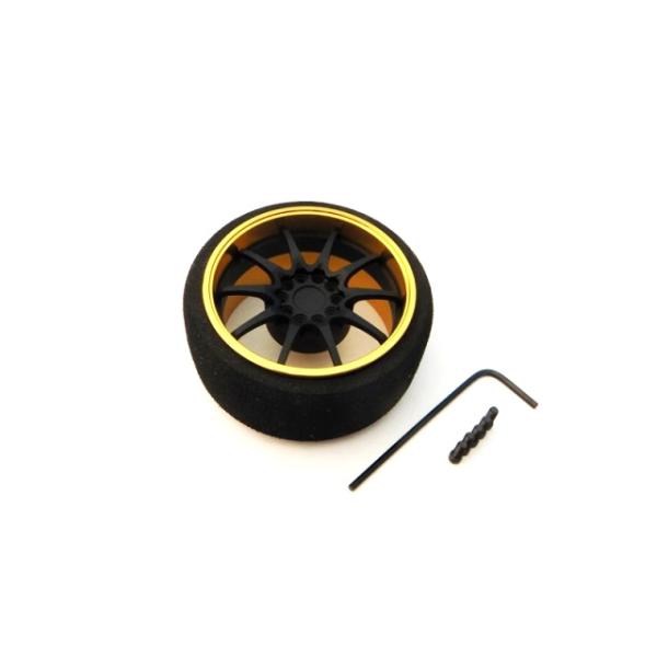 元祖アルミステアリングホイールは切削と表面処理のクオリティが違います。取り付けには別途、各送信機用アダプターが必要です。