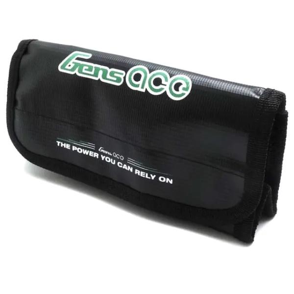 充電時はもちろん、保管時の持ち運びにも便利で使い勝手の良いボックスタイプです。サイズ：約180×75×70mm