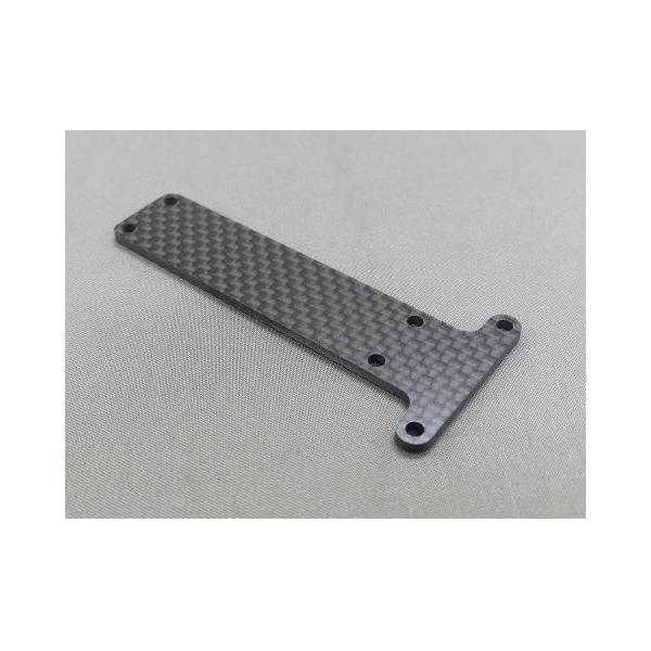 本製品は、ＲＦサスマウントにバッテリープレート（本製品）を取り付け、リヤへの荷重を増やしリヤグリップを向上させる目的で製作されました。純正のバッテリー搭載位置と同じ位置です。バッテリーホルダーをシャーシに取り付けないので、シャーシロールを邪...