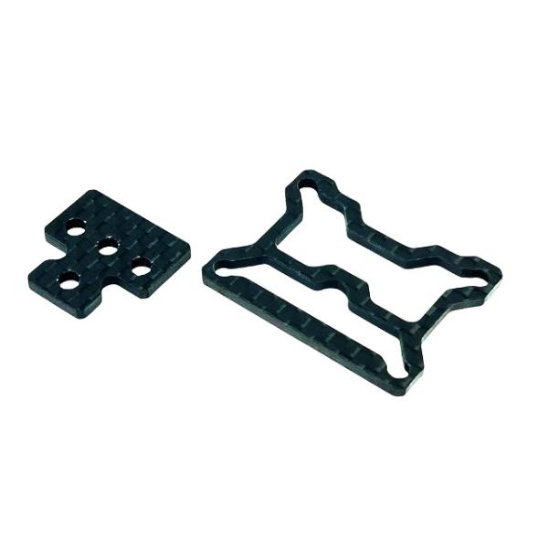 〇商品説明振動吸収（Vibrational Absorption）と高回転の強度保持を両立したSHIBATA特注品のカーボン素材製ギアユニットレイズドプレートです。特にギアケース下装着部は圧倒的な振動吸収を狙い特殊な形状を採用いたしました。...