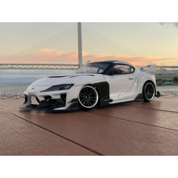 ホイールベース：258mmフロントトレッド：208mmリアトレッド：208mmWRAP-UP NEXT製 3Dデカール付属※画像は完成例です。商品はクリアボディとなります。