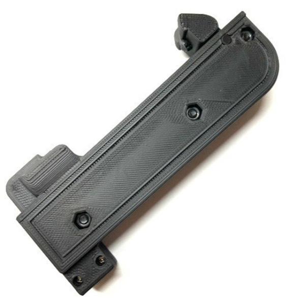 脱着簡単なので素早いリロードと、予備マガジンの軽量化を可能にします。※VSR-R ONEには取り付け不可。※VSR-10 VSR G-SPECのみ取り付け可能。 ※画像は取付イメージです。VSR-10本体やシェルは付属しておりません。