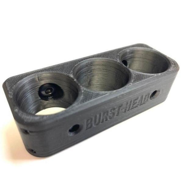 M-LOKスロットにショットシェル3発を装着できるシェルホルダー。BURST-HEADオリジナル「シェルマグ」と併せて使用すると超便利！※東京マルイ製ショットシェルマガジンに対応しております。 ※画像は取付イメージです。シェルホルダー以外は...