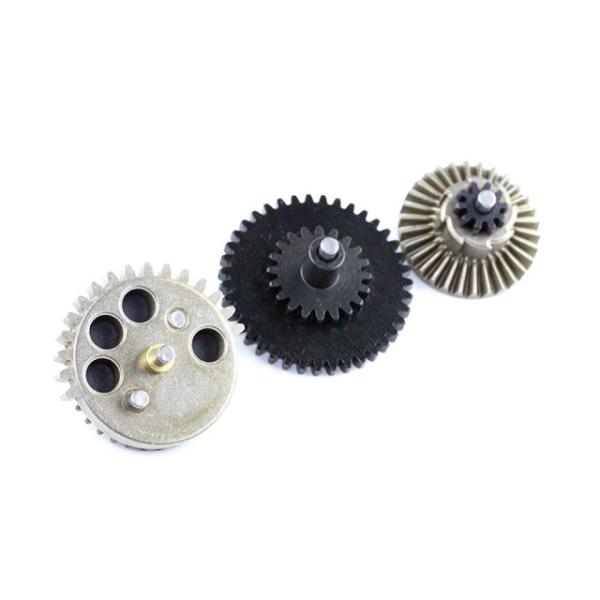 精度に定評のあるJ-ARMAMENT製の従来電動ガン用強化ギアセットですギア比率18:1は一番汎用性があり幅広いセッティングが可能です。東京マルイ 従来電動ガンと同等のギア比です。材質はスチール製となり、ギアクラッシュの発生確率が低く高耐久...