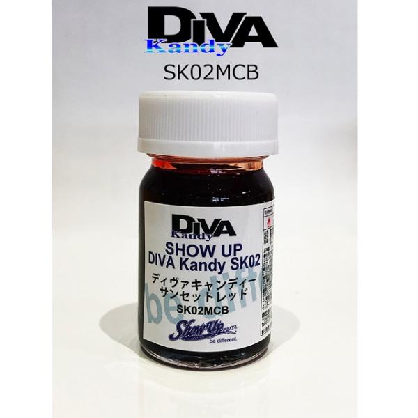 染料を使用した従来のキャンディーとは違い、顔料を使用した色あせの無いキャンディー カラーを実現。ベースに粗目のメタリックをペイント。その上からDIVA Kandyを重ねる事で奥深い３次元の新しいカラーが生まれます。 15ml。取扱説明書ht...