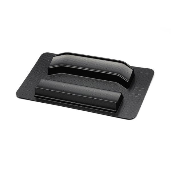 【 RCカーの性能アップやドレスアップに役立つパーツです 】 2種類のウイングと、大小2タイプの翼端板（それぞれ2種類のカットラインを彫刻）をセット。様々な空力セッティングが楽しめ、カーボンパターンがレーシーなイメージを高めます。取り付け用...