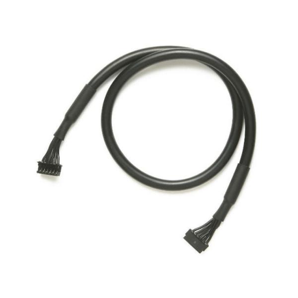 センサー付のブラシレスモーターとESCを接続する、35cmのセンサー用コード。ESCとモーターが遠いレイアウトの車に使用します。両端にはIFMAR規定に合わせたコネクターハウジングとコネクターピンを装備しました。【スペック】全長35cmの延...