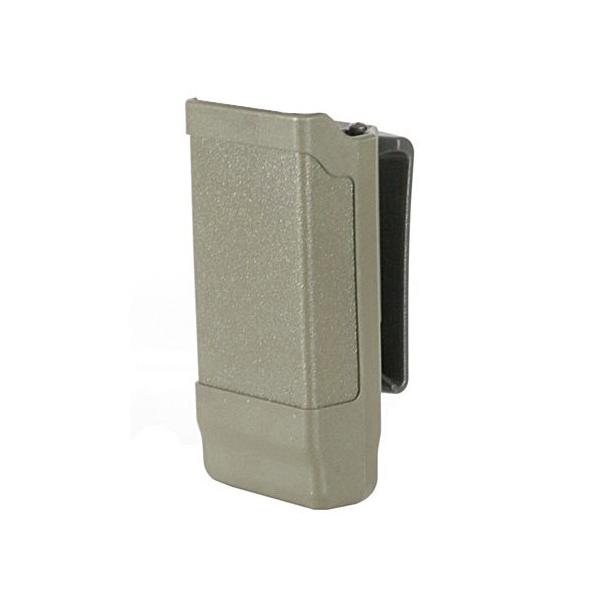 外装は硬質樹脂、内部に板バネ状のカーボンプレートが仕込まれており、差し込むだけでマガジンをしっかり保持します。背面のクリップで各種ピストルベルトに取り付け可能。9mm / .40 cal / .45 cal / 10mm / .357 Si...