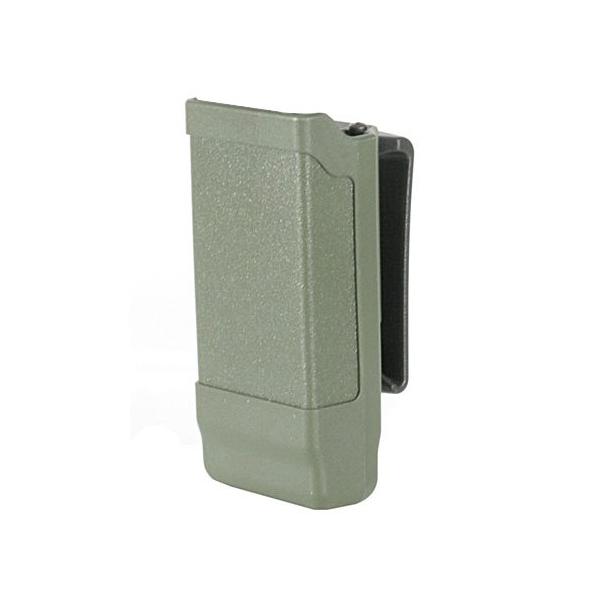 外装は硬質樹脂、内部に板バネ状のカーボンプレートが仕込まれており、差し込むだけでマガジンをしっかり保持します。背面のクリップで各種ピストルベルトに取り付け可能。9mm / .40 cal / .45 cal / 10mm / .357 Si...