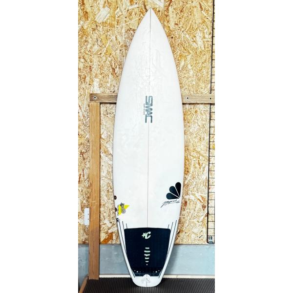 中古サーフボードSMAC サーフボードサイズ：5'10"  18 3/4  2 3/8モデル：THE PINEAPPLEフィン：FCS2  3FINS（フィンは付属しておりません）【ご注意】こちらの商品は西濃運輸の営業所止めにて発送させてい...