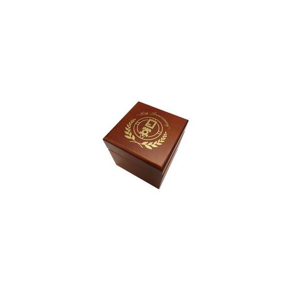 商品名：中古雑貨 ロゴ 10周年記念オルゴール 「バーチャルYouTuber 日常組」商品解説■「バーチャルYouTuber 日常組」より『10周年記念オルゴール』になります。【商品詳細】サイズ：約8×8×8cm