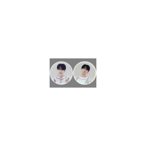 商品名：中古雑貨 ジョンハン 缶バッジ＆ステッカーセット 「SEVENTEEN KUJI 2022」 D賞商品解説■「SEVENTEEN くじ 2022」の景品です。【商品詳細】サイズ：缶バッジ/約直径76mm、ステッカー/約直径76mm素...