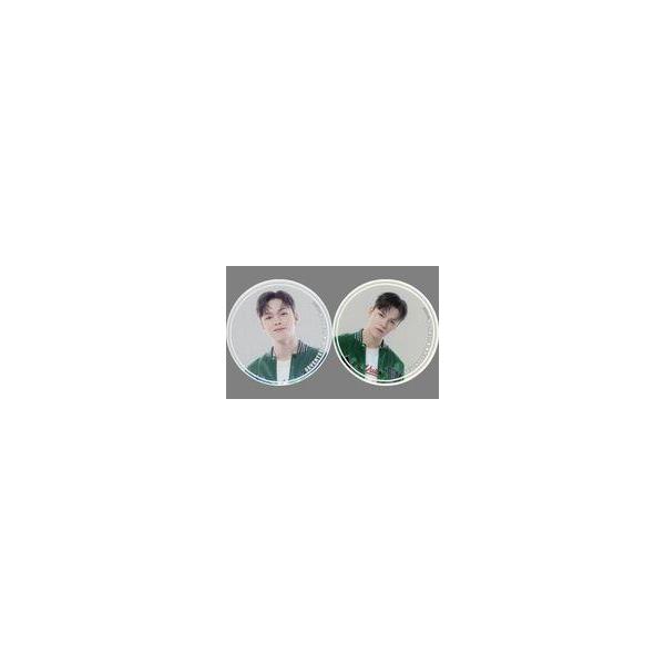 商品名：中古雑貨 バーノン 缶バッジ＆ステッカーセット 「SEVENTEEN KUJI 2022」 D賞商品解説■「SEVENTEEN くじ 2022」の景品です。【商品詳細】サイズ：缶バッジ/約直径76mm、ステッカー/約直径76mm素材...