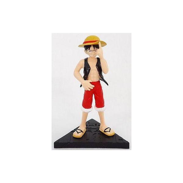 商品名：中古トレーディングフィギュア ルフィー 「ワンピース リアルコレクション5」商品解説■週刊少年ジャンプの表紙やREDBOOKの表紙でお馴染の黒い服バージョンの7人がリアルタイプの彩色人形で登場。台座が付いていて全種集めるとテレビアニ...