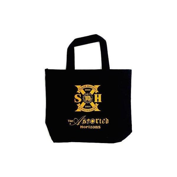 商品名：中古バッグ(男性) Sound Horizon 特製オリジナルトートバッグ(ブラック×イエロー) 「Blu-ray The Assorted Horizons (初回限定デラックス盤)」 タワーレコードオリジナル購入特典商品解説■こ...