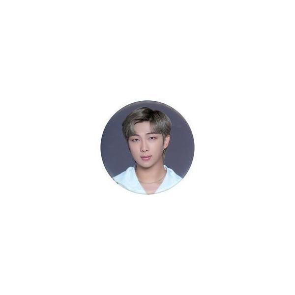 商品名：中古バッジ・ピンズ アールエム(BTS/防弾少年団) LUCKY DRAW(缶バッジ) 「BTS 2021 MUSTER SOWOOZOO」商品解説■オンラインライブ「BTS 2021 MUSTER SOWOOZOO」のグッズです。...