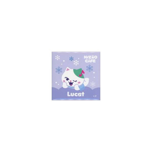 商品名：中古バッジ・ピンズ Lucat(MAYUKA) NIZOO スクエア缶バッジ 「NIZOO CAFE」商品解説■NiziU公式キャラクター「NIZOO」のテーマカフェ・「NIZOO CAFE」のグッズです。【商品詳細】サイズ：約53...