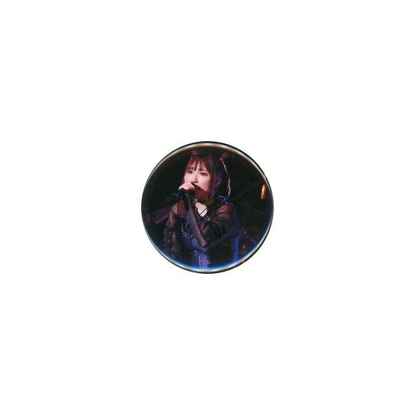 商品名：中古バッジ・ピンズ 鈴木愛奈 缶バッジD 「鈴木愛奈 Aina Suzuki Live Tour 2024 -initium- 開催記念ラッフルくじ」 F賞44253商品解説■「鈴木愛奈 Aina Suzuki Live Tour ...