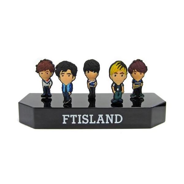 商品名：中古モバイル雑貨 [単品] FTISLAND イヤホンジャックアクセサリー(5個セット) 「CD THE SINGLES COLLECTION[完全生産限定盤]」 同梱品WPZL-30715商品解説■CD「THE SINGLES C...