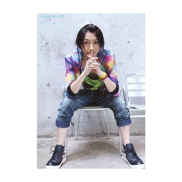 商品名：中古生写真(男性) 鈴木拡樹/全身・座り・前かがみ・衣装カラフルパーカー・両手合わせ腿上・・ロゴ「スマートボーイズ」/『リアルfaces鈴木拡樹』DVD発売イベント物販ブロマイドB生写真(男性)/俳優中古注意事項：※画像の商品のみと...