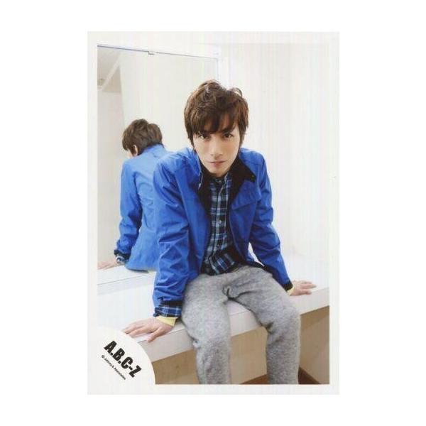 商品名：中古生写真(ジャニーズ) A.B.C-Z/河合郁人/膝上・座り・衣装青・黒・チェック柄・口閉じ・後ろに鏡・背景白/15-16冬 「JOHNNYS’ WORLD」 パンフ＆グッズ撮影/公式生写真生写真(ジャニーズ)/アイドル/A.B.C-Z
