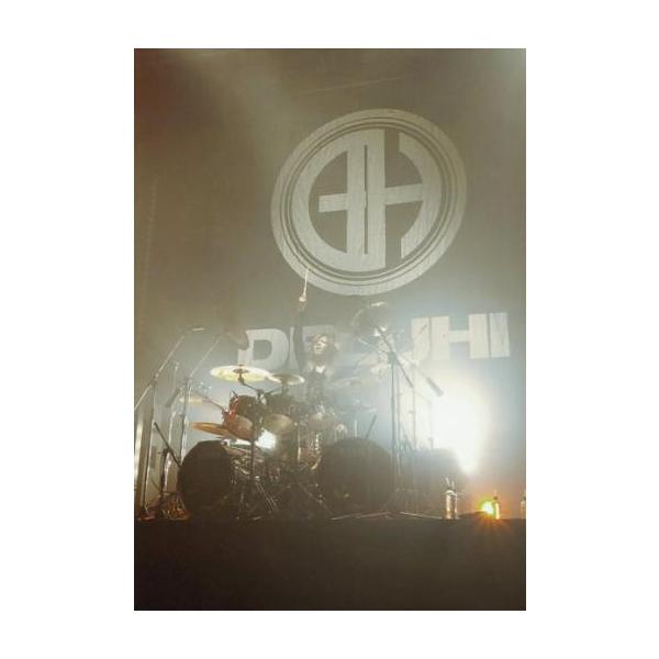 商品名：中古生写真(男性) DELUHI/Sujk(スーク)/ライブフォト・全身・ドラムセット・右手ドラムスティック持ち/アーティスト生写真生写真(男性)/ヴィジュアル系バンド/DELUHI