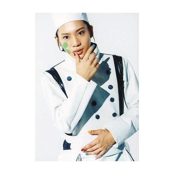 商品名：中古生写真(男性) 佐藤流司/上半身・衣装白・帽子・右手口元・左手腹/舞台「SHATNER of WONDER #3 ロボ・ロボ」生写真(男性)/俳優