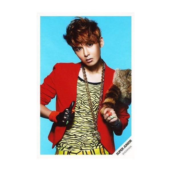 商品名：中古生写真(男性) SUPER JUNIOR/リョウク(RYEOWOOK)/上半身・衣装赤・黄色・黒・右手親指立て・顔傾げ・背景青/everysing 限定ポストカードサイズ生写真生写真(男性)/アイドル/SUPER JUNIOR