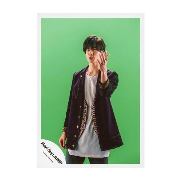 商品名：中古生写真(ジャニーズ) Hey! Say! JUMP/中島裕翔/膝上・衣装紫・白・ネックレス・左手上げ・背景緑/「Fantastic Time」PV＆ジャケ写撮影/公式生写真生写真(ジャニーズ)/アイドル/Hey! Say! JUMP