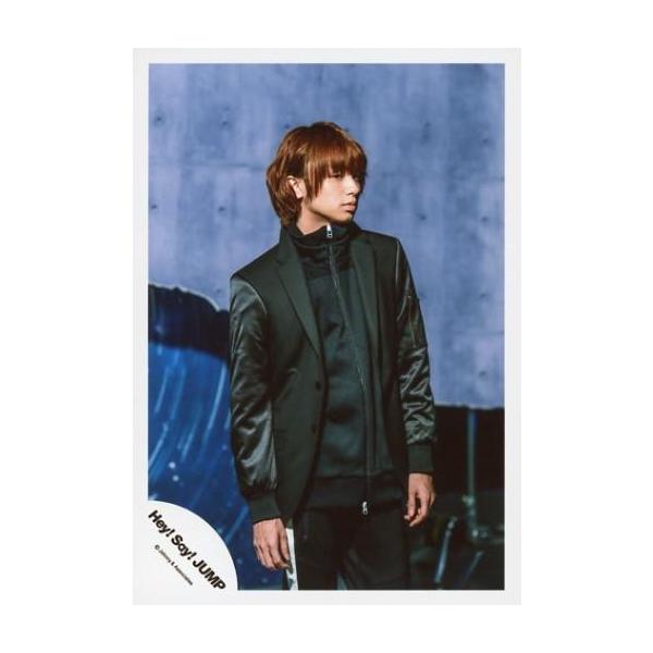 商品名：中古生写真(ジャニーズ) Hey! Say! JUMP/伊野尾慧/膝上・衣装黒・顔右向き・両手下・口閉じ・背景青グレー/「Fantastic Time」PV＆ジャケ写撮影/公式生写真生写真(ジャニーズ)/アイドル/Hey! Say!...