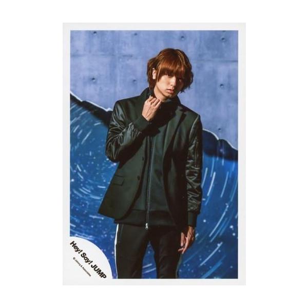 商品名：中古生写真(ジャニーズ) Hey! Say! JUMP/伊野尾慧/膝上・衣装黒・右手襟・口閉じ・背景青グレー/「Fantastic Time」PV＆ジャケ写撮影/公式生写真生写真(ジャニーズ)/アイドル/Hey! Say! JUMP