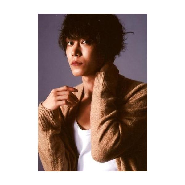 商品名：中古生写真(男性) 玉城裕規(スネーク)/上半身・衣装白.茶・左手首・私服ショット/ミュージカル「黒執事 〜NOAH’S ARK CIRCUS〜」ブロマイド生写真(男性)/俳優