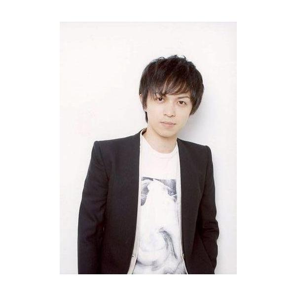 商品名：中古生写真(男性) 尾関俊和/上半身・衣装白.黒・両手下・背景白/bamboo shoot TV 2nd イベント生写真生写真(男性)/俳優