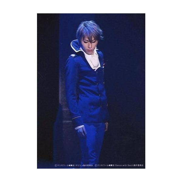 商品名：中古生写真(男性) 神永圭佑(鉤貫レム)/ライブフォト・膝上・衣装青・白・目線下・体右向き・背景黒/ミュージカル 「Dance with Devils〜D.C.(ダ・カーポ)〜」ブロマイド〜ランダム ver.2〜生写真(男性)/俳優