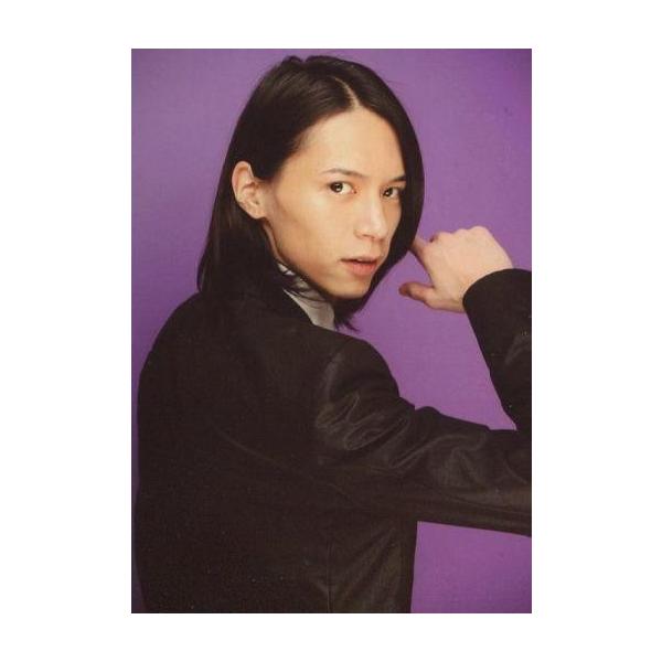 商品名：中古生写真(男性) 北村諒/バストアップ・衣装黒・右向き・振り返り・右手上げ・カメラ目線・背景紫/廣瀬智紀＆北村諒 Valentine’s Day トークイベント限定物販生写真生写真(男性)/俳優