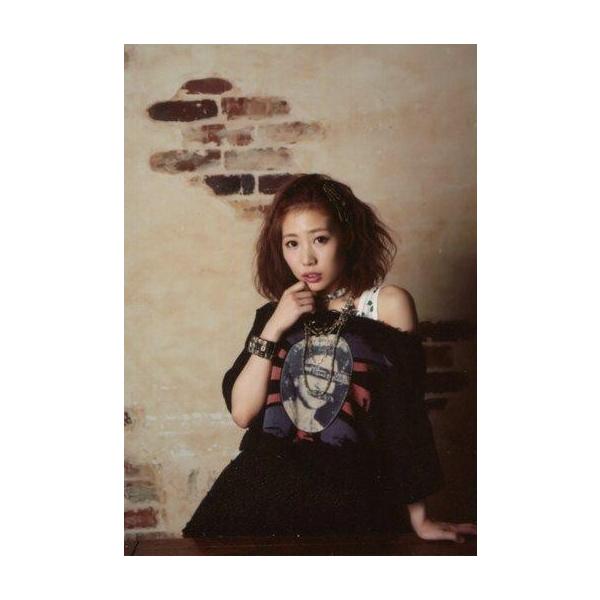 商品名：中古生写真(女性) 楠田亜衣奈/膝上・衣装黒・白・赤・右手顎/楠田亜衣奈デビューミニアルバム発売記念イベント「First Sweet Wave」会場販売グッズ『楠田亜衣奈キングブレード』購入特典生写真(女性)/声優