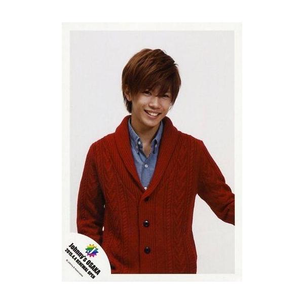 商品名：中古生写真(ジャニーズ) ジャニーズJr./神宮寺勇太/上半身・衣装赤・シャツグレー・左手広げ・首やや傾げ・歯見せ・背景白・ロゴ「Johnny’s OSAKA 2015.4.4 RENEWAL OPEN」/ジャニーズショップ大阪店 ...
