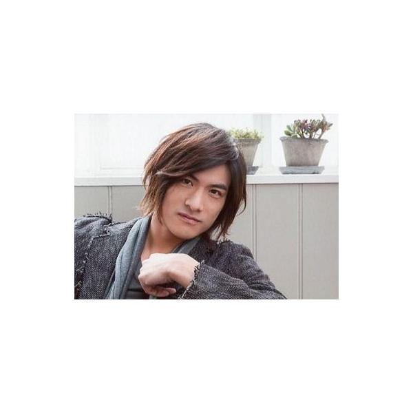 商品名：中古生写真(男性) 滝川英治(福富寿一)/横型・バストアップ・衣装グレー・左手顔の下・笑顔・私服ショット/舞台『弱虫ペダル』 インターハイ篇 The Second Order ブロマイド生写真(男性)/俳優