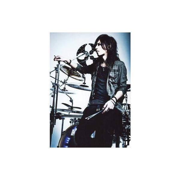 商品名：中古生写真(男性) Sujk/膝上・衣装黒・グレー・体左向き・ドラムセット/CD「ARKHELISM」発売記念生写真生写真(男性)/ヴィジュアル系バンド