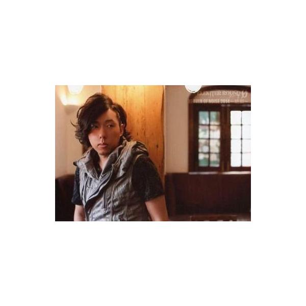 商品名：中古生写真(男性) ELEKITER ROUND 0/日野聡/横型・バストアップ・衣装グレー・黒・目線右/ELEKITER ROUND 0 HEAVEN OF NOISE 2014 -絶頂- ブロマイド(B)生写真(男性)/音楽ユニ...