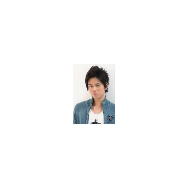 商品名：中古生写真(ジャニーズ) NEWS/加藤シゲアキ/バストアップ・衣装水色・白・左向き・背景白/「NEWS CONCERT TOUR pacific 2007-2008」オリジナルフォトセット生写真(ジャニーズ)/アイドル/NEWS中...