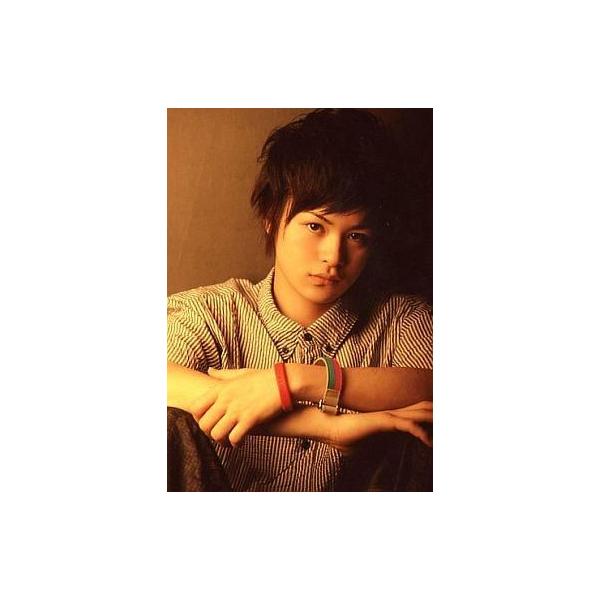商品名：中古生写真(男性) 瀬戸康史(菊丸英二)/バストアップ・腕交差・背景ベージュ・シャツ白・私服ショット/ミュージカルテニスの王子様 Advancement Match六角 feat. 氷帝学園生写真(男性)/俳優