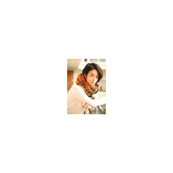 商品名：中古生写真(男性) 小越勇輝/上半身・衣装白・オレンジ・マフラー・右向き・両手てすり・屋外/「JUNON 2017年3月号×コンビニプリント」生ブロマイド生写真(男性)/俳優