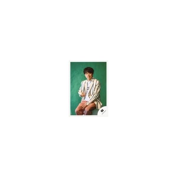 商品名：中古生写真(ジャニーズ) V6/井ノ原快彦/膝上・衣装白.黒・右手ジャケット・背景緑/シングル「ある日願いが叶ったんだ/All For You」MV＆ジャケ写オフショット/公式生写真生写真(ジャニーズ)/アイドル/V6