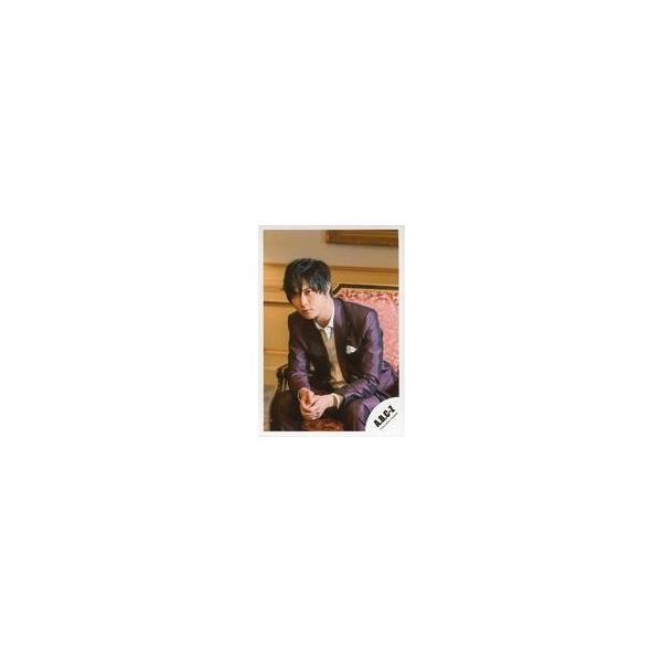 商品名：中古生写真(ジャニーズ) A.B.C-Z/橋本良亮/膝上・座り・衣装紫・白・両手組み・口閉じ・左向き・前屈み/アルバム「Going with Zephyr」MVオフショット/公式生写真生写真(ジャニーズ)/アイドル/A.B.C-Z
