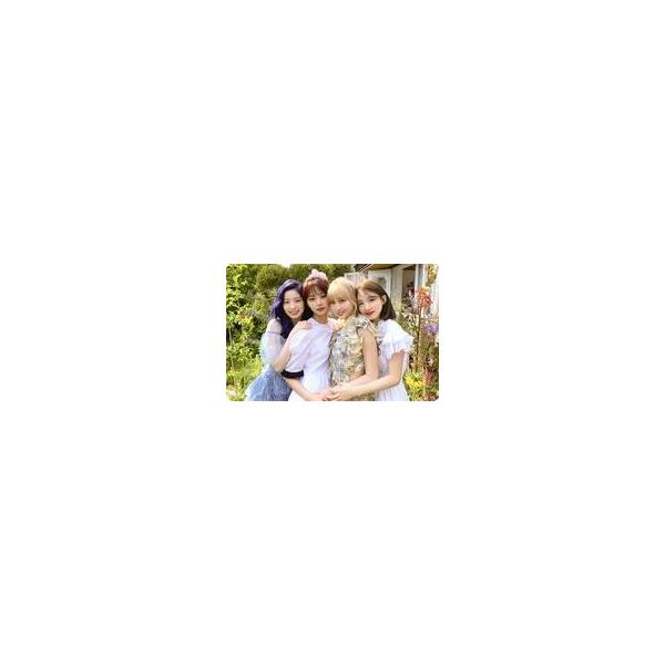 商品名：中古コレクションカード(女性) TWICE/集合(4人)/野外・ダヒョン右手肩/CD「MORE ＆ MORE」付属フォトカードコレクションカード(女性)/CD「MORE ＆ MORE」付属フォトカードused0130_trading...